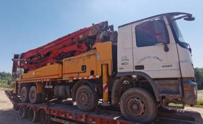 中国 2013年 オレンジのバッチングプラントのためのベンツ・シャシーで使用されたプッツマイスターコンクリートポンプ 販売のため