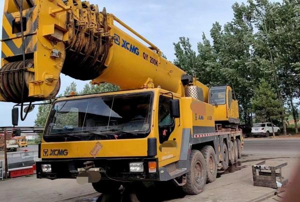 Quality 2008 Xg Qy130K 130t Truck Crane Hydraulic Crane at with Maximum Lifting Weight for sale