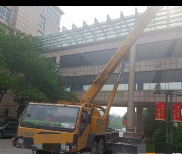 Quality 25ton Mobile Crane Truck-Mounted Telescopic Crane Lifting Equipment for Heavy for sale