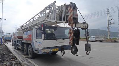 중국 최대 들어올림 무게 16t 11 년 Zoomlion QY50V5 50t 트럭 크레인 인기 모델 판매용