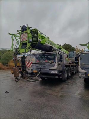 중국 ISO9001 인증 및 접기 기능이있는 Zoomlion 80t 트럭 크레인의 20 년 판매용