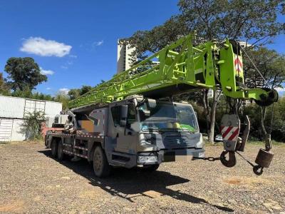 중국 사용 된 18 년 25 톤 이동 트럭 크레인 ZTC251V 판매용