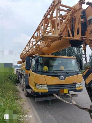 중국 최대 들어올림 무게 16t 2017 Xc Mg 50T 사용 된 트럭 크레인 중장비 이동 크레인 판매용