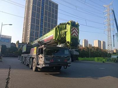 中国 緑色 ZLJ5720JQZV5 300トンの全地トラッククレーン 販売のため