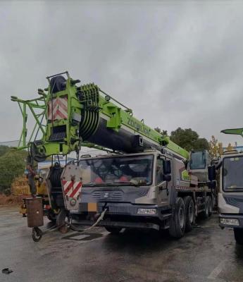 China Zoomlion 80T Truck Crane with 32 Tons Counterweight and 20 Years of Dependability for sale