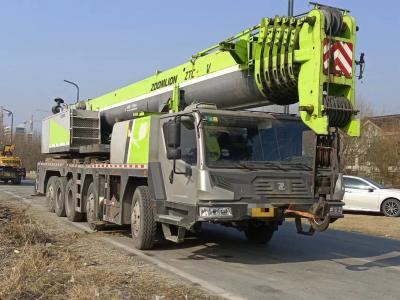 中国 95トンのトラッククレーン 重装備 モバイルクレーン 2018 Zoomlion 建設用 販売のため