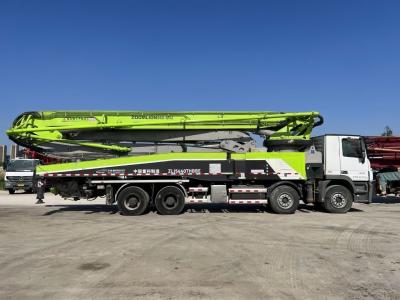 중국 44000kg 진동폭 2.6mm 트럭에 장착 된 펌프 56m 건설 장비 판매용