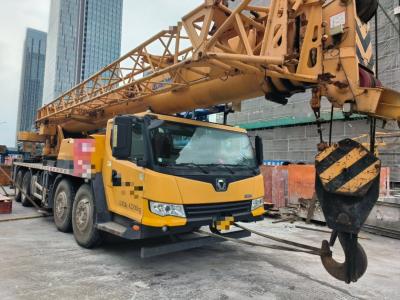 中国 2018年から最大持ち上げ高度40mと4つのシャフトを持つ50トンのXgモバイルトラッククレーン 販売のため