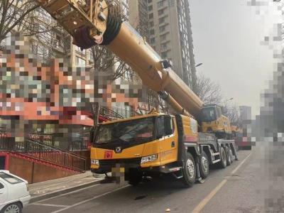 중국 XCT130 수압 엔진과 최대 들어올림 높이 40m의 130톤 이동 트럭 크레인 판매용