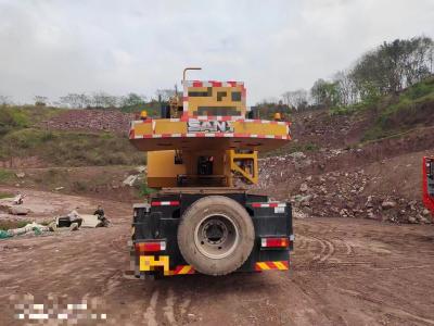 中国 60 トン 21 年 STC600T6 モバイルクレーン 最大上げ高度 40m 必要に応じて問い合わせを送信 販売のため