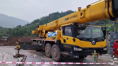 중국 저렴한 Xg 이동 크레인 50 톤 2015 최대 들어올림 무게 16t 판매 후 서비스 판매용