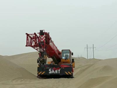 Cina SRC550 gru fuoristrada con capacità massima di sollevamento di 55 tonnellate in giallo e rosso in vendita