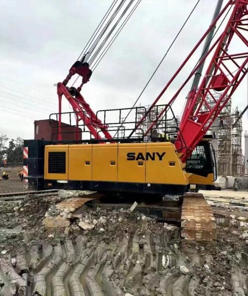 Quality Multifunctional 60 Ton Crawler Crane Mini Crawler Crane Automatic With Red And for sale