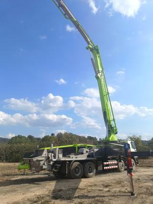 Китай 2013 Zoomlion 52m бетонный насос грузовик на обновленном состоянии продать с продвижением и зеленый продается