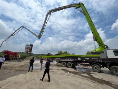 Китай Zoomlion 56m Бетонный насос Использованный грузовик насос на очень с с цилиндровой структуры типа продается