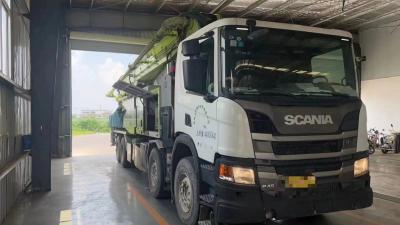 중국 줌리온에서 공급 높이 1400mm와 52m 수직 도달 사용 콘크리트 펌프 트럭 판매용