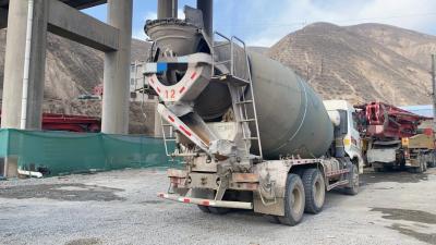 China 12 Square Meters Mobile Concrete Trucks With High Load Capacity for sale