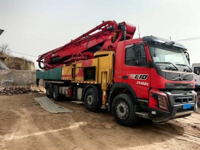 Китай 62 M Бетонный насос установлен на площадке Volvo красного цвета и типа цилиндра продается