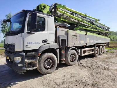 Китай 62-метровый зумлион бетонный насос Mercedes-Benz шасси и вибрационная амплитуда 2,6 мм продается