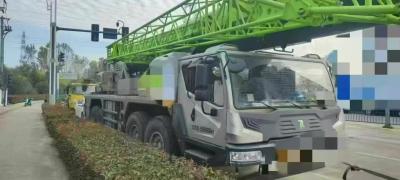 China Vijfarm kraan Jib ZTC800E5 2021 Jaar Zoomlion mobiele kraan 80 ton voor zware bouwprojecten Te koop