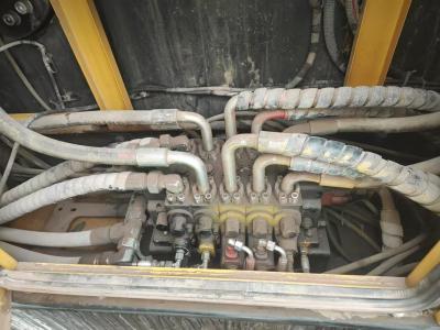 China 73m Maximum Lifting Height SCC900A Crawler Crane for Green Foundation Construction and Lifting Needs for sale