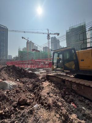 中国 使用されたSCC600A クローラークレーン 起床と基礎建設 最大起床高度 43m 販売のため