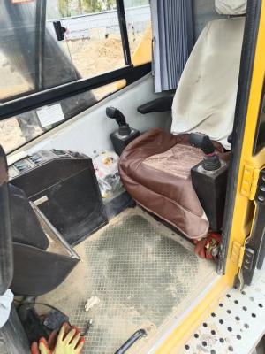 중국 80 톤 직급 이동 트럭 크레인 50 미터 최대 작업 높이 노란색과 빨간색 판매용