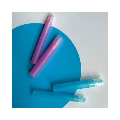 China Industrial 5ml 10ml Volume Refillable Perfume Atomizer with Round Pen Cover Perfume Spray for sale