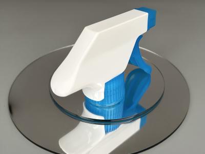 China 28/410 Bule Transparent Plastic Trigger Sprayer Designed for Disinfectant Spray Needs for sale