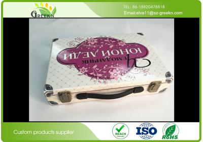 China CMYK Color Exquisite Paperboard Custom Gift Boxes With 2 Lock Portable Handle for sale