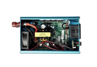 Cina Il CA 220V ha modificato gli indicatori LCD di serie LED dell'invertitore PIV dell'automobile della sinusoide economizzatori d'energia in vendita