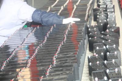 Cina 2.05kg weight sealed vrla battery 12v 7Ah for ups, telecom, alarm system and solar system application in vendita