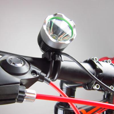 中国 環境友好的な電気の自由なダイナモの自転車ライト 5V 8With ダイナモのバイク ライト セット 販売のため
