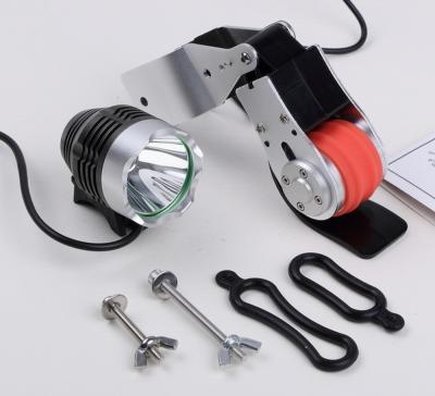 中国 前部ダイナモの自転車ライト 8W の発電機 USB のケーブル長 80cm 販売のため
