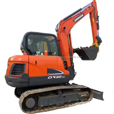 China Excavadora DOOSAN DX60 2016 Ano 40kw Potência Excelente eficiência e bom desempenho à venda