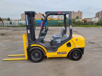 Cina Usato 2012 Komatsu 30 carrello elevatore eccellenti prestazioni Diesel Original carrello elevatore in vendita