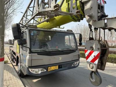 China Grande zoomlion usado guindaste de 25 toneladas com 1000-1500 horas de trabalho e outra bomba hidráulica à venda