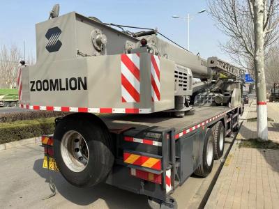 China Grande zoomlion usado guindaste de 25 toneladas com 1000-1500 horas de trabalho e outra bomba hidráulica à venda