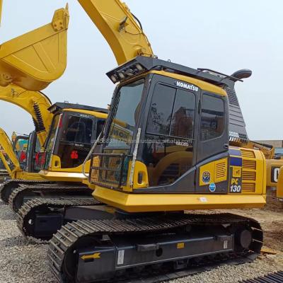 China Shanghai goede gebruikte graafmachine Komatsu PC130 met 13000 KG gewicht en 48 kw vermogen Te koop