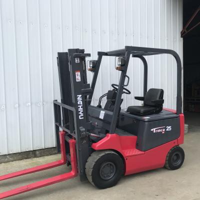 Cina Nichiyu 2 tonnellate carrello elevatore con motore diesel originale e prestazioni massime in vendita