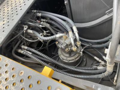 Cina 215 kW Escavatore a trascinatore 29 tonnellate con cabina chiusa in Giappone Orari di lavoro 0-2000 in vendita