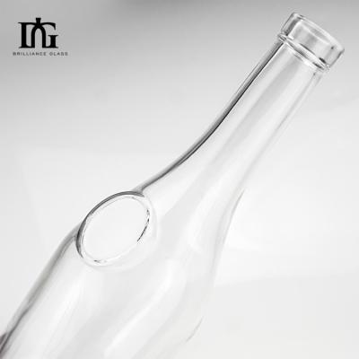 Cina Bottiglie di vodka in vetro nordico trasparente da 700 ml per bevande in vendita
