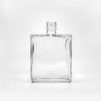 China OEM/ODM Acceptable Custom Square 750ml Glass Bottle for Whiskey Vodka Brandy Rum Gin for sale
