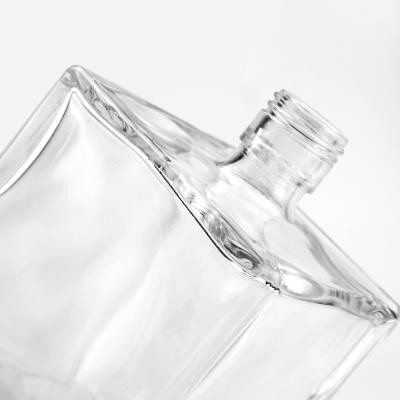 China OEM/ODM Acceptable Custom Square 750ml Glass Bottle for Whiskey Vodka Brandy Rum Gin for sale