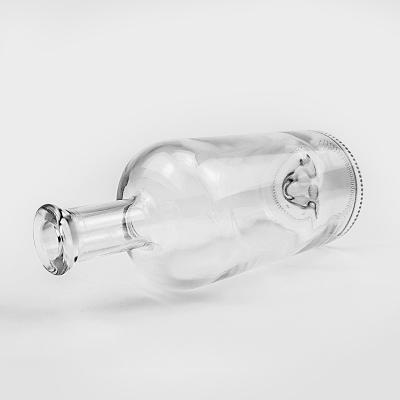 中国 750ml ガラスボトル 彫刻面とコルクスクリューキャップ 完璧 販売のため