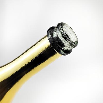 Cina 750 ml di bottiglia di vetro di champagne di colore oro con sughero per bevande industriali in vendita