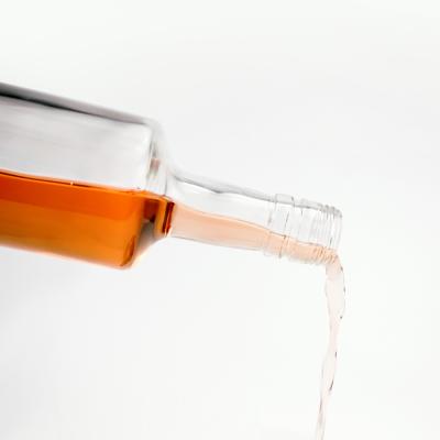Cina Bottiglie di vino in vetro da 700 ml e 70 cl per liquori e bevande in vetro trasparente riciclato in vendita