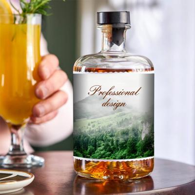 Cina 500 ml 700 ml 750 ml bottiglia di vetro per bevande alcoliche con tappo a vite di sughero e colletto di vetro in vendita