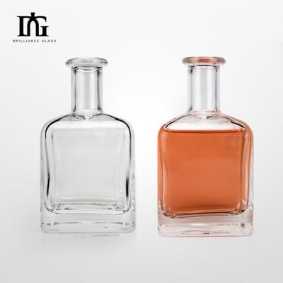 Cina Materiale del collare di vetro 350 ml Decal vuoto Logo bottiglia quadrata per liquori e alcolici in vendita