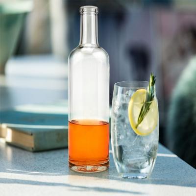 Cina Bicchiere di vetro Bottiglia vuota 700ml per liquori Collare Materiale vetro da cinese in vendita